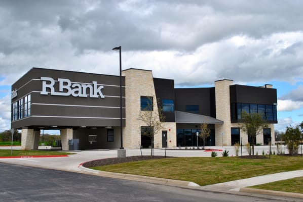 R BANK - Updated July 2025 - 18 Photos - 3600 Palm Valley Blvd, Round ...