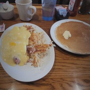 BEV’S CAFE - Updated December 2025 - 67 Photos & 107 Reviews - 221 Bush ...