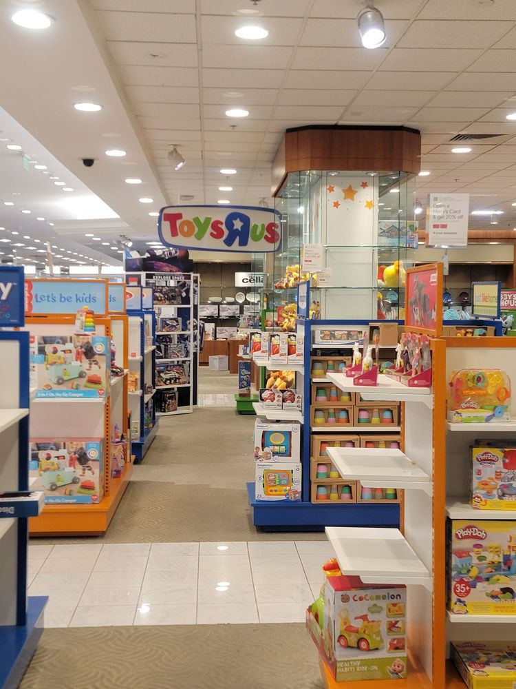 TOYS R US - Updated September 2025 - 3107 W Chandler Blvd, Chandler, Arizona - Toy Stores - Yelp