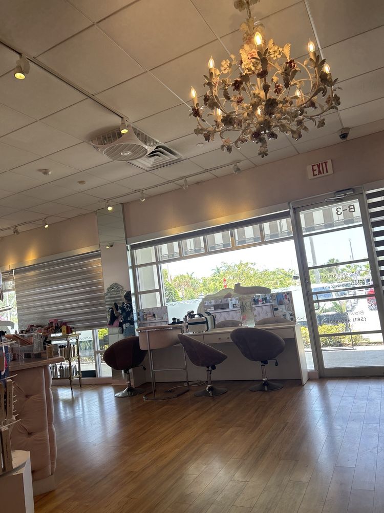 BLOW AND GO SALON - Updated November 2024 - 59 Photos & 121 Reviews ...