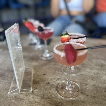 WEEZY’S - Updated September 2024 - 92 Photos & 37 Reviews - 200 Bennett ...