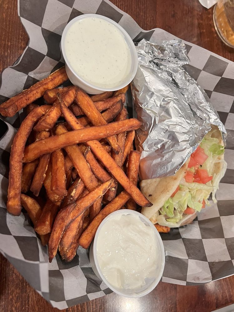 UNDERDOG SPORTS BAR & GRILL - Updated July 2025 - 18 Photos & 17 ...