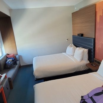 ALOFT WICHITA - Updated December 2025 - 115 Photos & 49 Reviews - 3642 ...