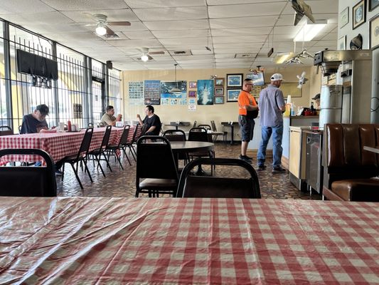 SHUTTLE BURGERS & MORE - Updated October 2025 - 43 Photos & 49 Reviews ...