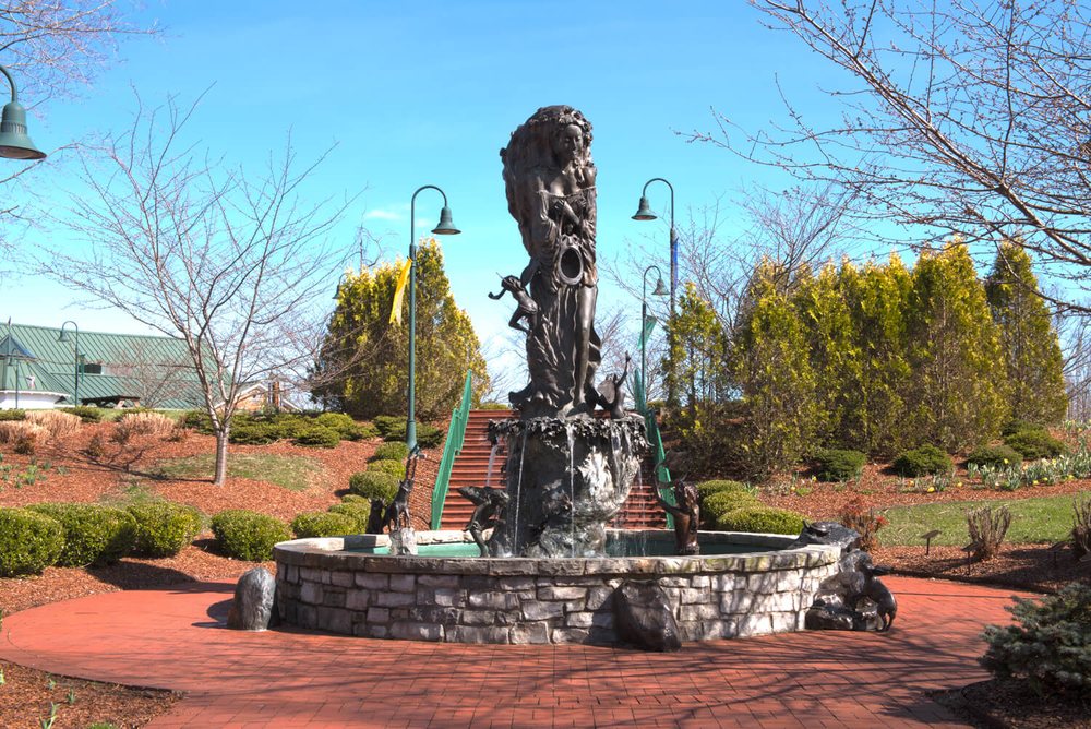 A MIDSUMMER NIGHT’S DREAM FOUNTAIN - Updated September 2025 ...