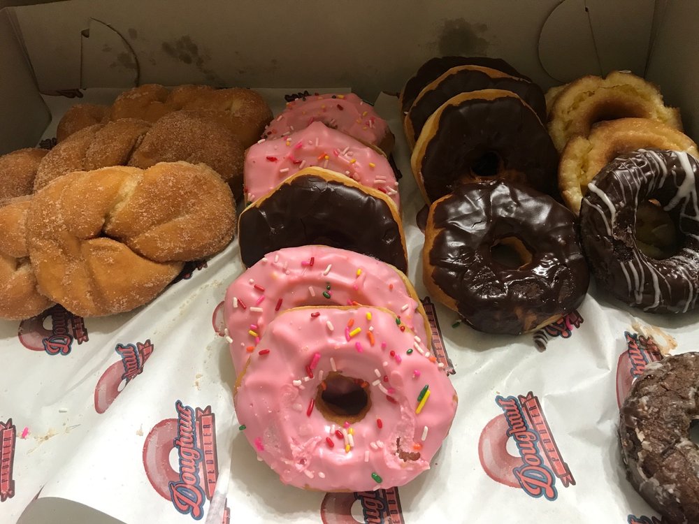 THE DOUGHNUT PEDDLER - 450 N McClintock Dr, Chandler, Arizona ...