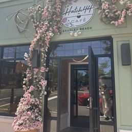HATCH 44 CAFE - Updated October 2025 - 134 Photos & 72 Reviews - 401 ...