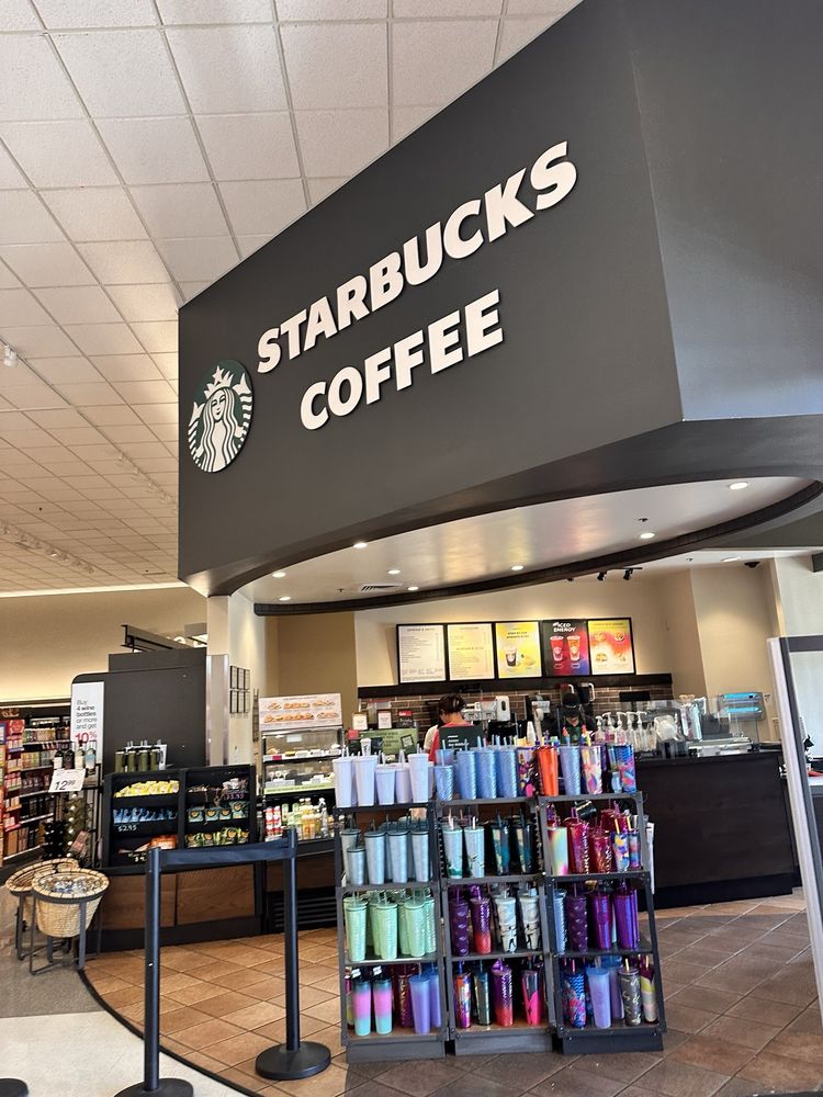 TARGET - Updated December 2025 - 47 Photos & 39 Reviews - 1525 Market ...