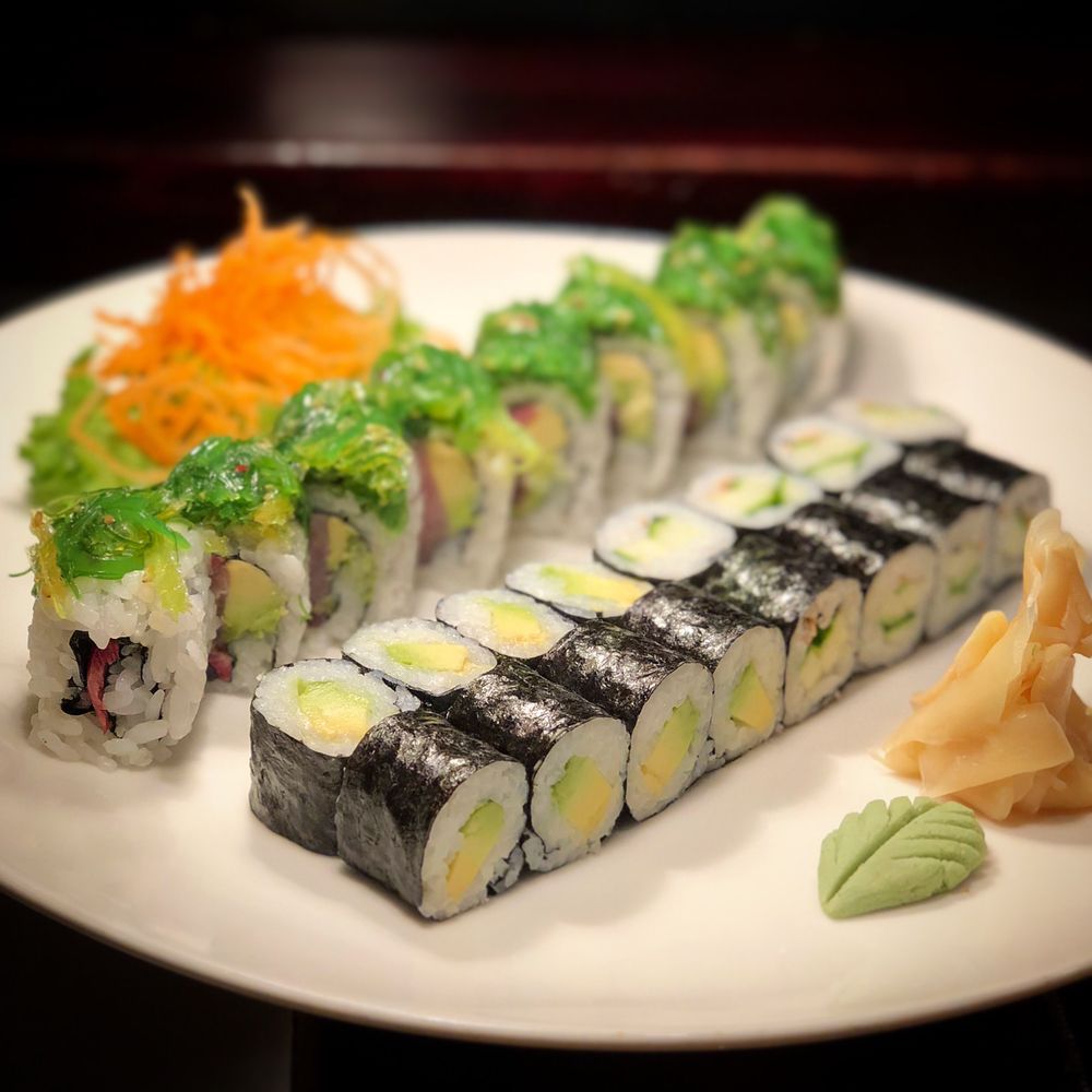 MAKI SUSHI BAR & GRILL - 215 Photos & 210 Reviews - Sushi Bars - 43 ...