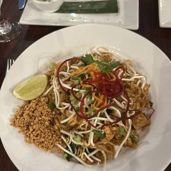 SI LOM THAI ASIAN FUSION - Updated October 2024 - 582 Photos & 664 ...