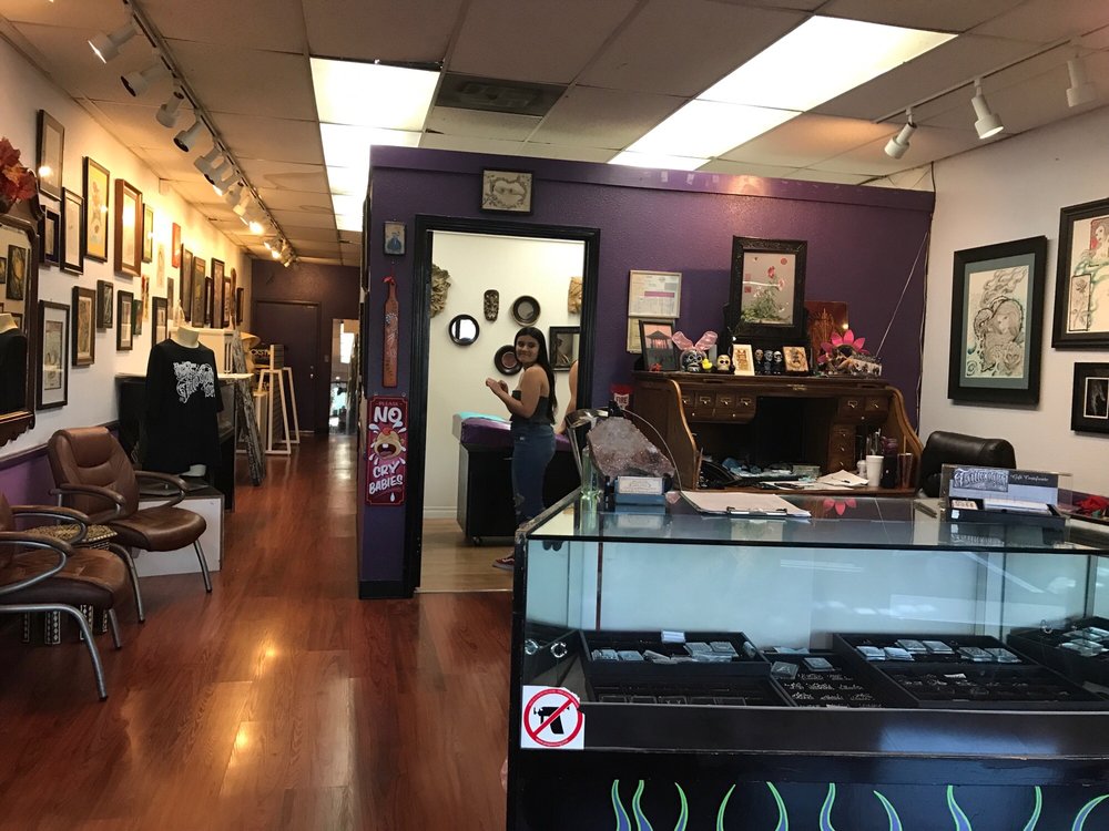 KOOLSVILLE BODY PIERCING - 104 Photos & 187 Reviews - 2639 W Lincoln ...