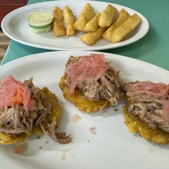 PASEO - Updated July 2024 - 2357 Photos & 5541 Reviews - 4225 Fremont ...