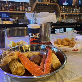 PIER 88 BOILING SEAFOOD & BAR - Updated May 2024 - 93 Photos & 112 ...
