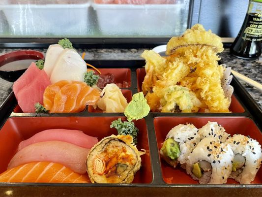 BLUEFIN SUSHI & THAI GRILL - Updated June 2025 - 208 Photos & 238 ...