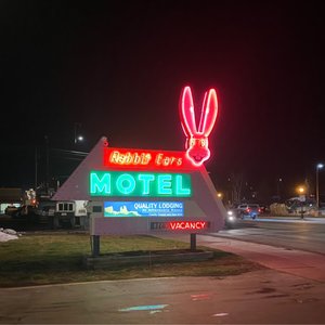 RABBIT EARS MOTEL - 49 Photos & 68 Reviews - 201 Lincoln Ave, Steamboat ...