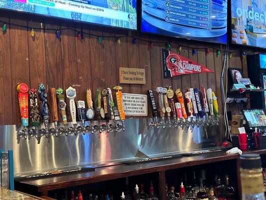 TOUCANS ALE HOUSE - Updated December 2025 - 126 Photos & 277 Reviews ...
