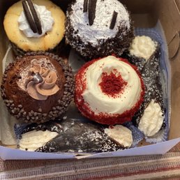 PINHO’S BAKERY - 289 Photos & 299 Reviews - 1027 Chestnut St, Roselle ...