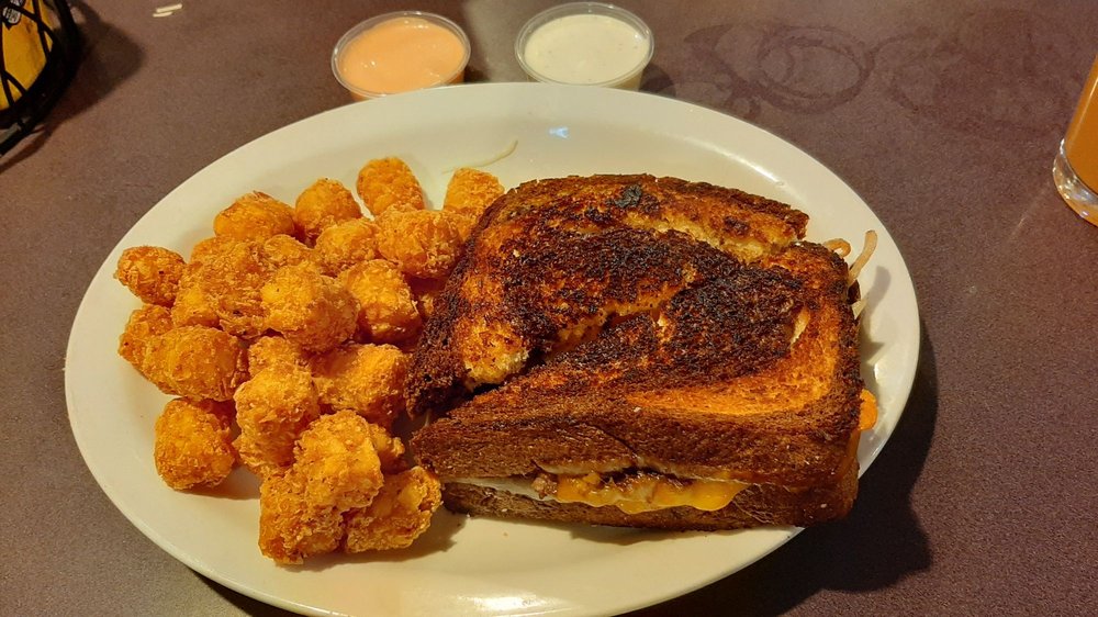 O’MALLEYS SPORTS PUB & GRILL - Updated May 2025 - 30 Photos & 65 ...