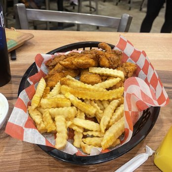 CLUCKERS - VERSAILLES - Updated October 2024 - 13 Photos & 17 Reviews ...