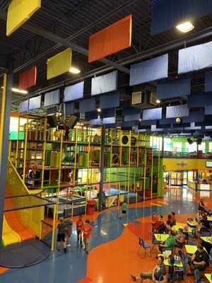 FUNTROPOLIS - 45 Photos - 2975 Boulevard Moise-Vincent, Saint-Hubert ...