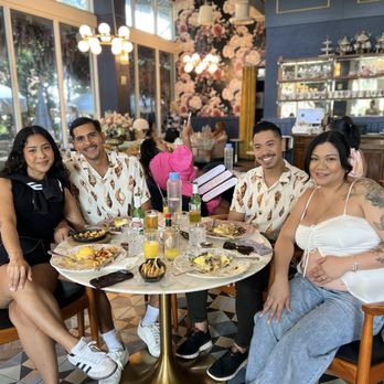 Miami LITTLE HEN - Updated November 2024 - 2710 Photos & 1071 Reviews ...