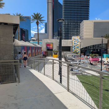 THE SCENE POOL DECK - Updated December 2025 - 126 Photos & 90 Reviews ...