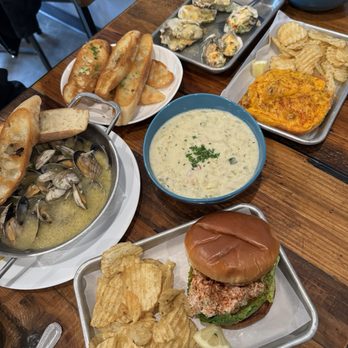 SALTY GIRLS - SEQUIM SEAFOOD - Updated November 2024 - 437 Photos & 443 ...