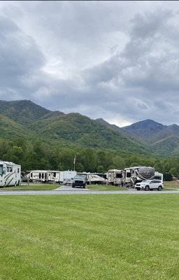 CROSS CREEK RV PARK - Updated May 2025 - 18 Photos - 142 Soaring Hawk ...