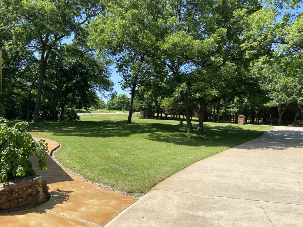 MINADEO ESCOE MOWING - Updated September 2024 - 11 Photos - Lexington ...