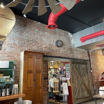 LATTE LOUNGE - Updated November 2024 - 113 Photos & 166 Reviews - 196 ...