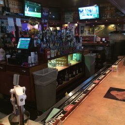 DELLIS’ RESTAURANT BAR & GRILL - Updated January 2026 - 89 Photos & 134 ...