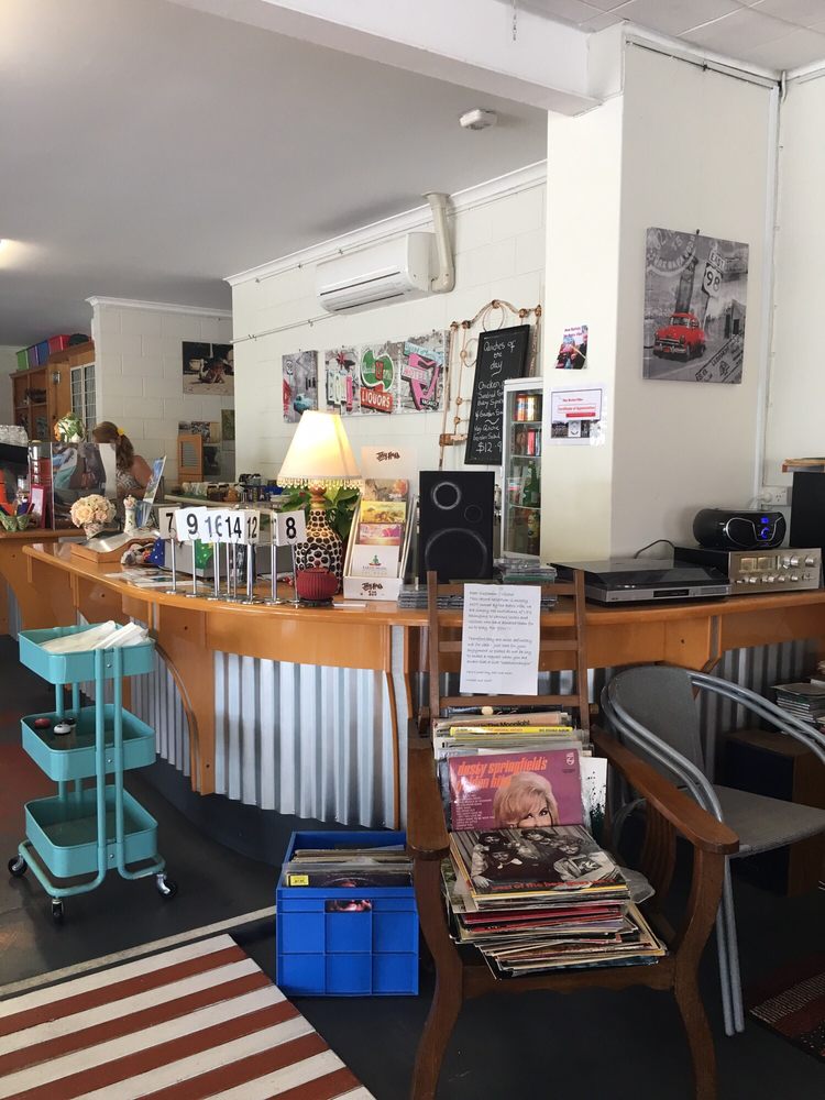 THE RETRO VIBE CAFE - 31 The Strand, Port Elliot South Australia ...