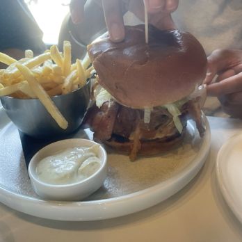 TAPS PUBLIC HOUSE - Updated December 2025 - 98 Photos & 43 Reviews ...