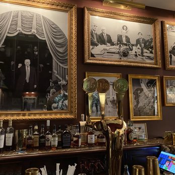 THE TRUMP BAR - Updated December 2025 - 70 Photos & 50 Reviews - 725 ...