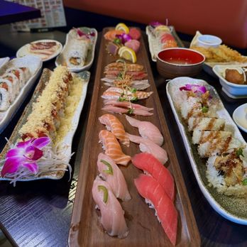 SHOW SUSHI - Updated May 2024 - 3948 Photos & 2588 Reviews - 957 W ...