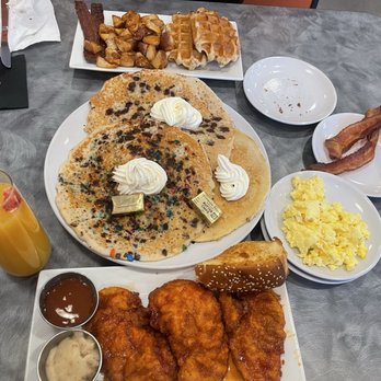 TWISTED BISCUIT - Updated September 2025 - 19 Reviews - 205 S Mt Auburn ...