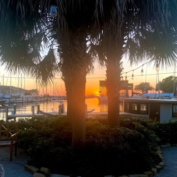 SUNSET POINTE - Updated July 2024 - 715 Photos & 550 Reviews - 831 N ...