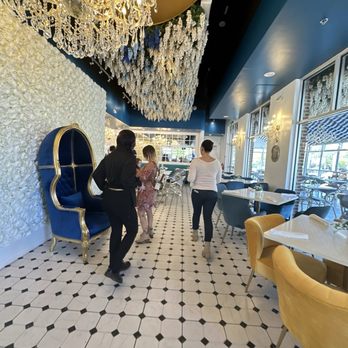 THE BLOOM LOUNGE - Updated 2024 - 211 Photos & 114 Reviews - 6145 ...