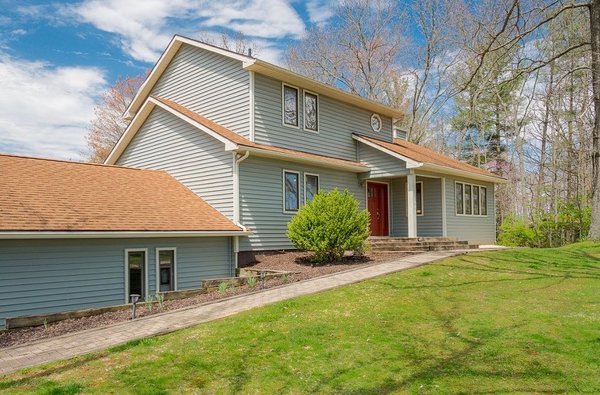 STEPHANIE WOOD - OHIO REALTY - Contact Agent - 82 N Court St, Athens ...