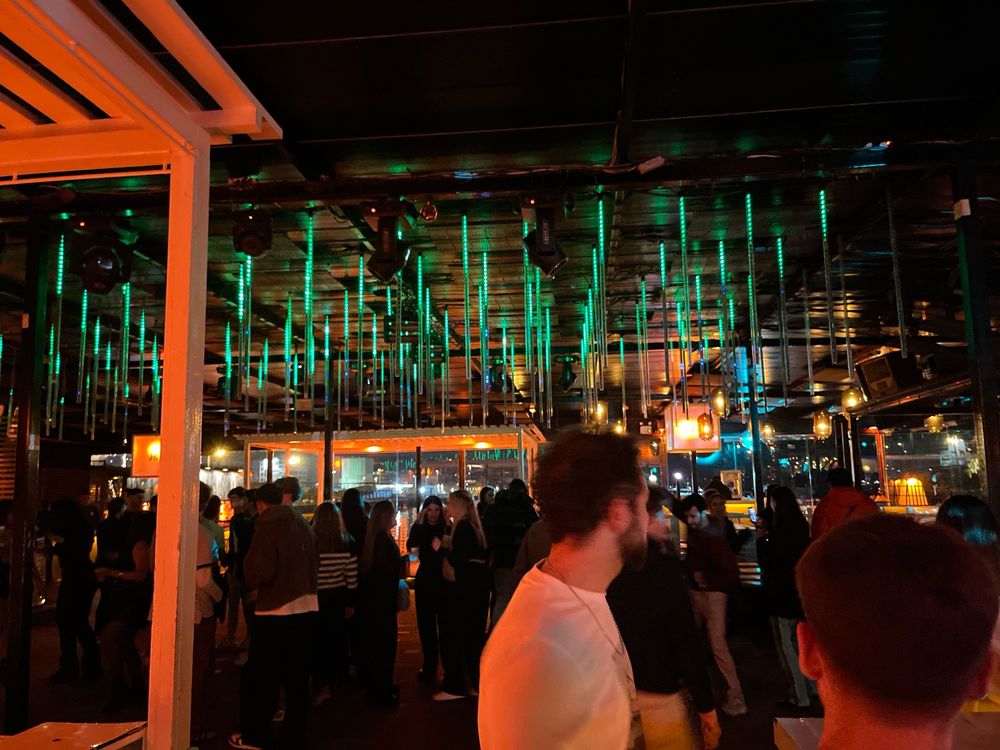 URBAN BEACH - Updated December 2025 - 48 Photos & 25 Reviews - Cais da ...