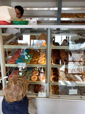 DONUT CROWN - 54 Photos & 107 Reviews - Donuts - 7940 Burnet Rd, Austin ...