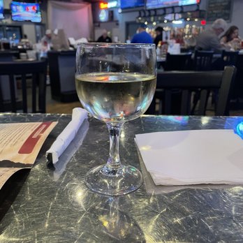 ROCHESTER INN & HARDWOOD GRILLE - Updated December 2025 - 99 Photos ...