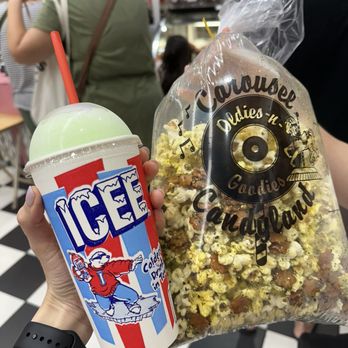 CAROUSEL CANDYLAND - Updated December 2025 - 297 Photos & 151 Reviews ...