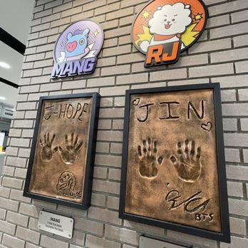 LINE FRIENDS STORE - HOLLYWOOD - Updated December 2024 - 1615 Photos ...