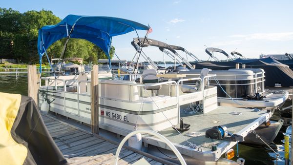 POWERS LAKE BOAT RENTAL - Updated October 2025 - 15 Photos - 503 Wilmot ...