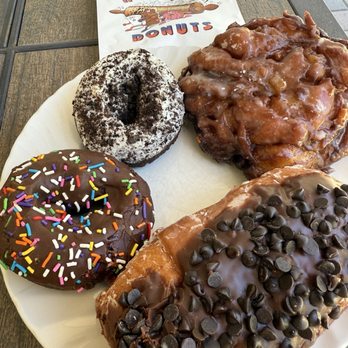 ROLLING PIN DONUTS - Updated January 2026 - 209 Photos & 89 Reviews ...