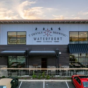 FRONT STREET FOOD TRUCKS - 18 Photos - 775 N Front St, Coos Bay, Oregon ...