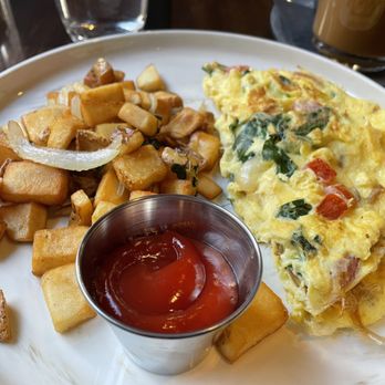 SQUARE 1682 - Updated December 2024 - 440 Photos & 442 Reviews - 121 S ...