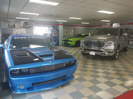 COLBY CHRYSLER CENTER - Updated January 2026 - 12 Photos - 820 S ...