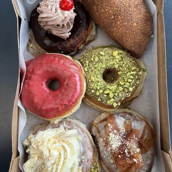 OLIBOLI DONUTS - Updated August 2024 - 2610 Photos & 1552 Reviews - 135 ...